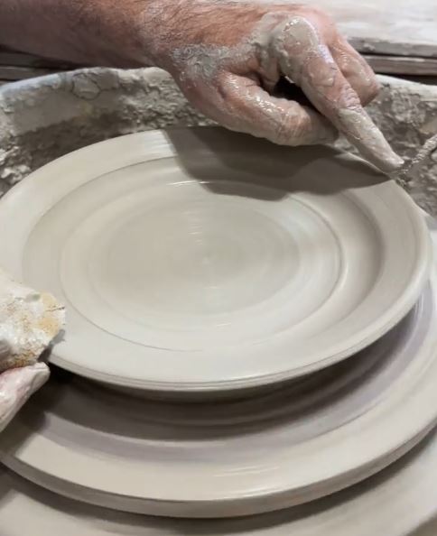 Throwing Luncheon Plates – Donn Zver School of Pottery