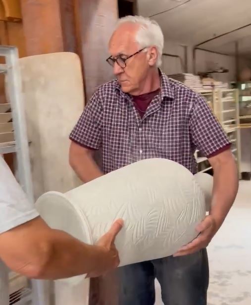 Moving a Large Vase for Firing – Donn Zver School of Pottery